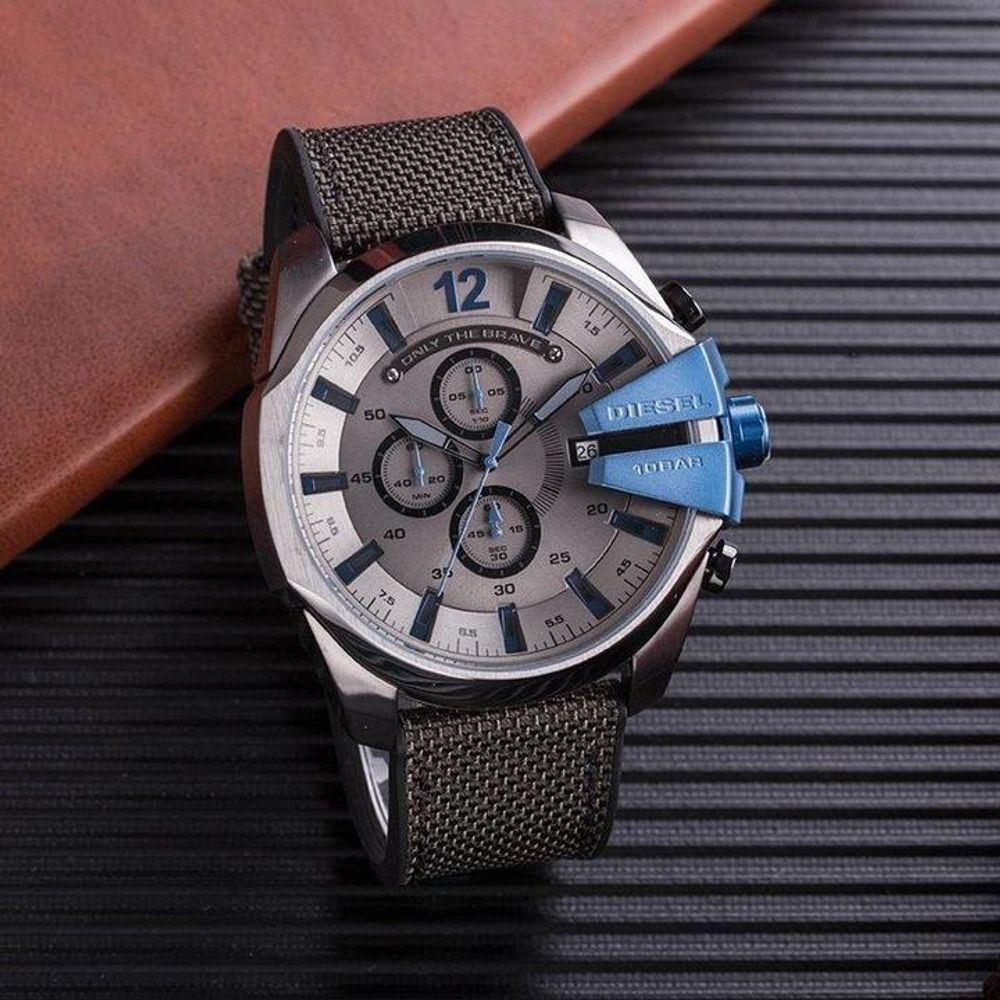Relógio DIESEL Mega Chief masculino fumê DZ4500/8CN - aconfianca